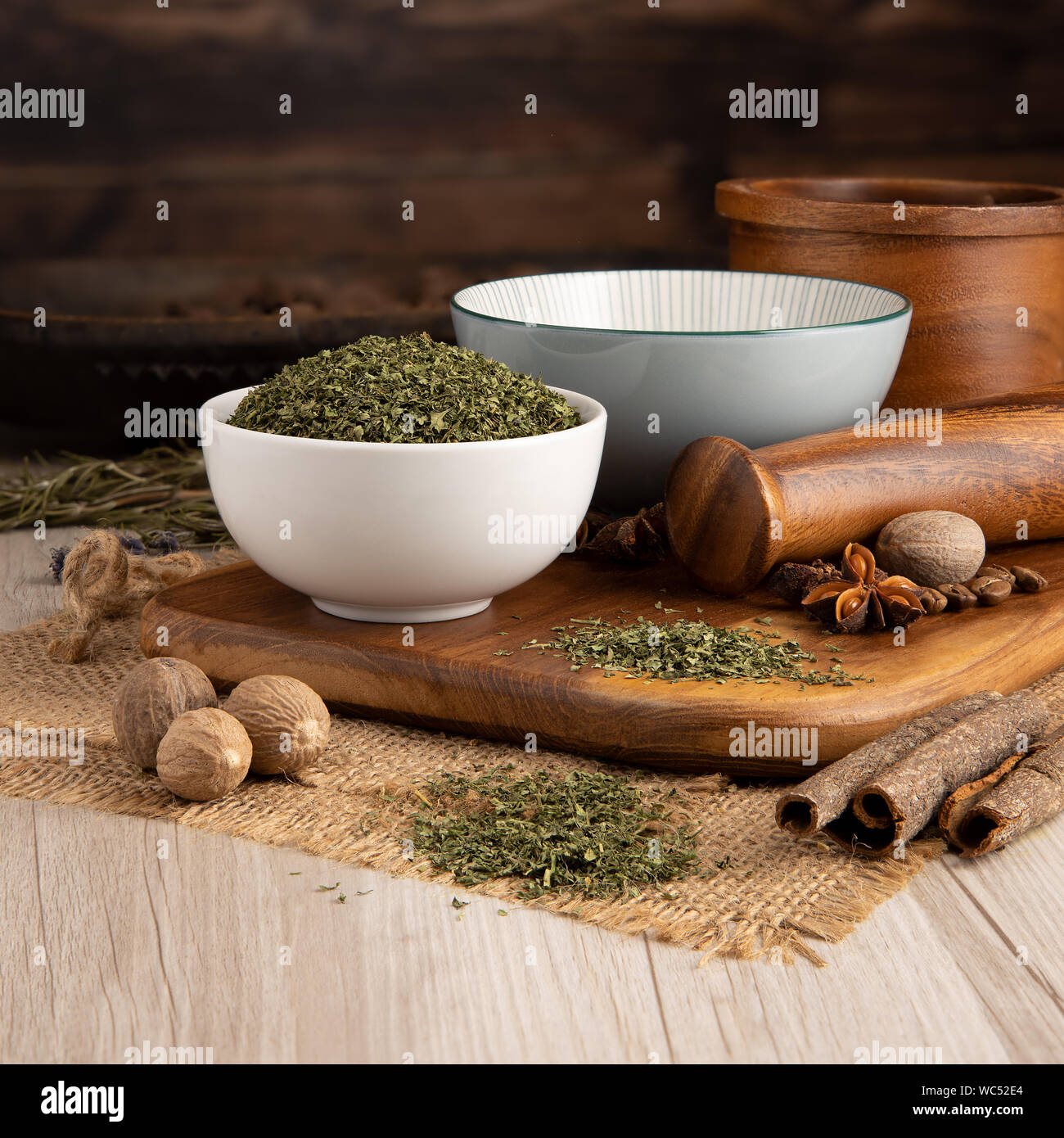 Chervil herb dried hi-res stock photography and images - Alamy