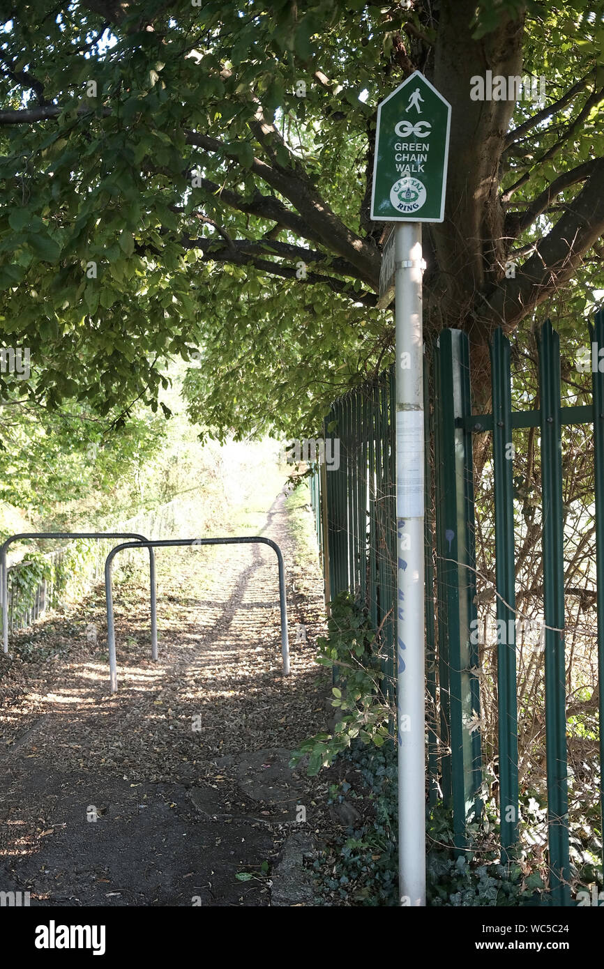 August 2019 - Green chain walk, signs and path, London SE12 Stock Photo ...