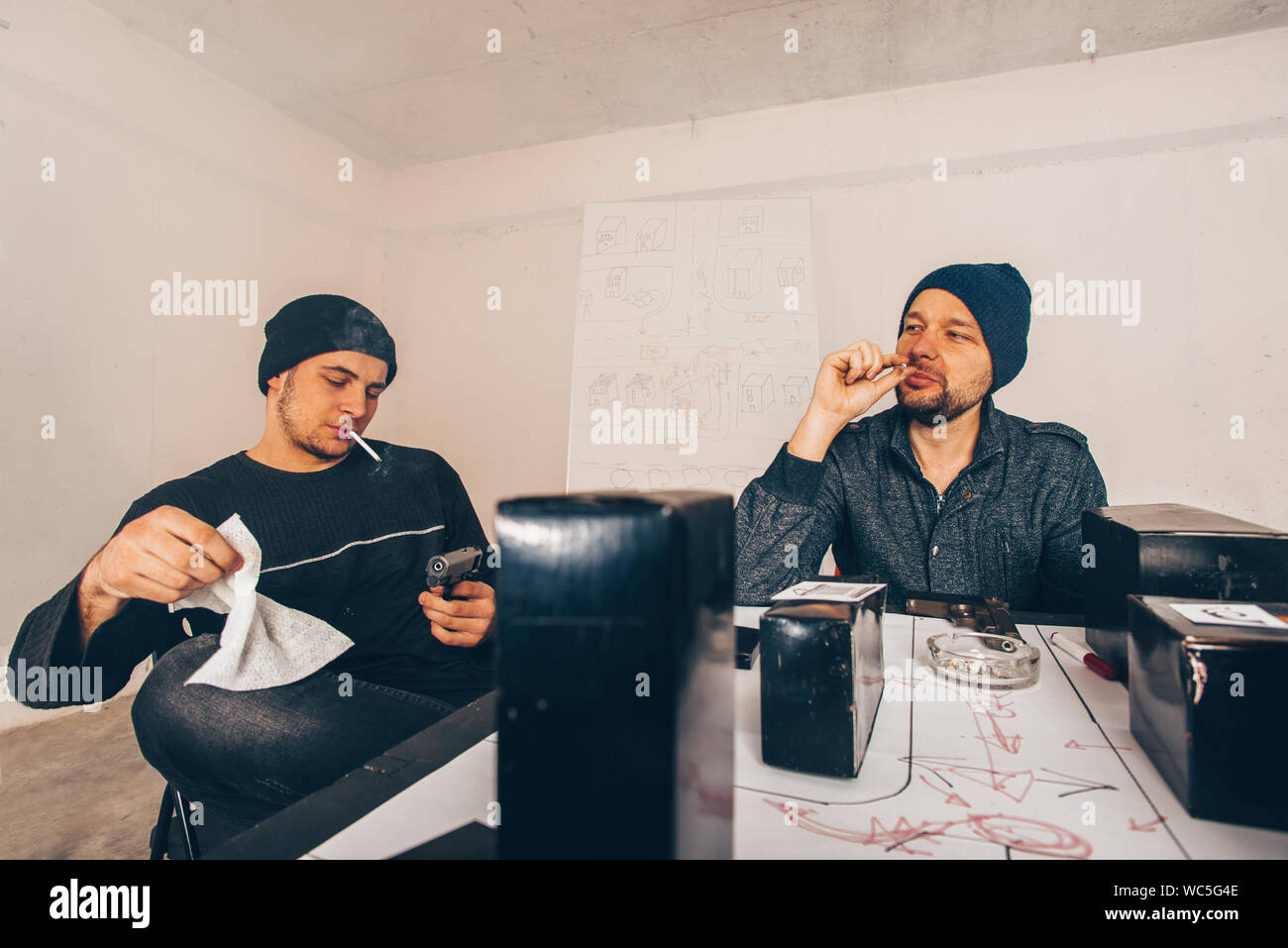 Two burglars hi-res stock photography and images - Alamy