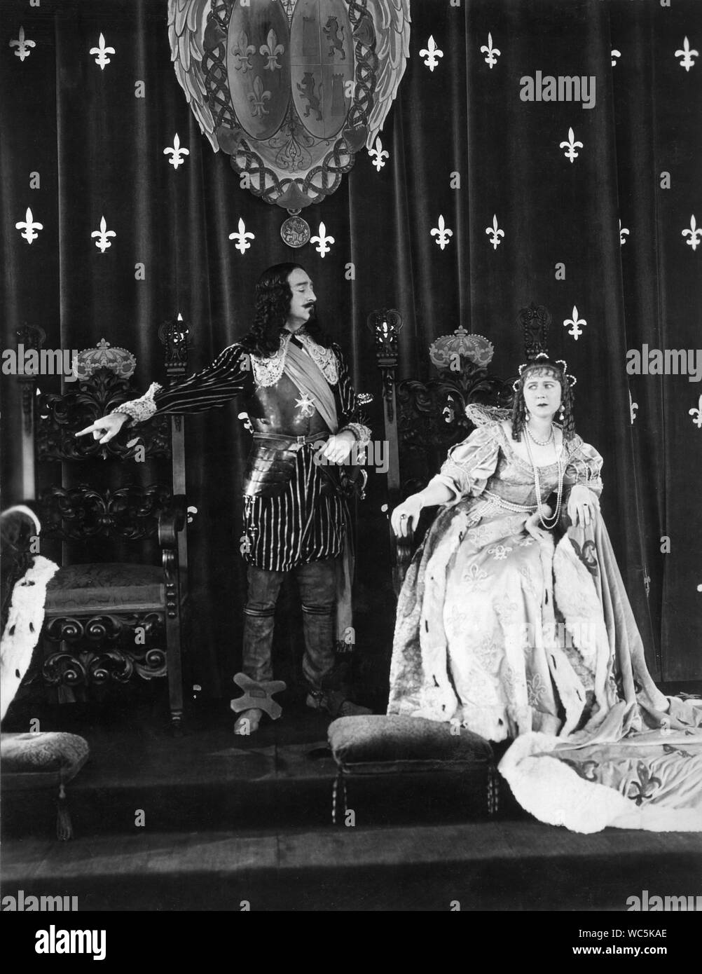 The three musketeers dumas Black and White Stock Photos & Images - Alamy