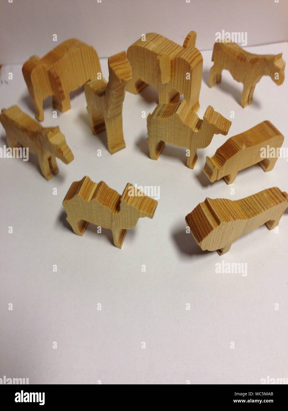 Wood carved animals hi-res stock photography and images - Alamy