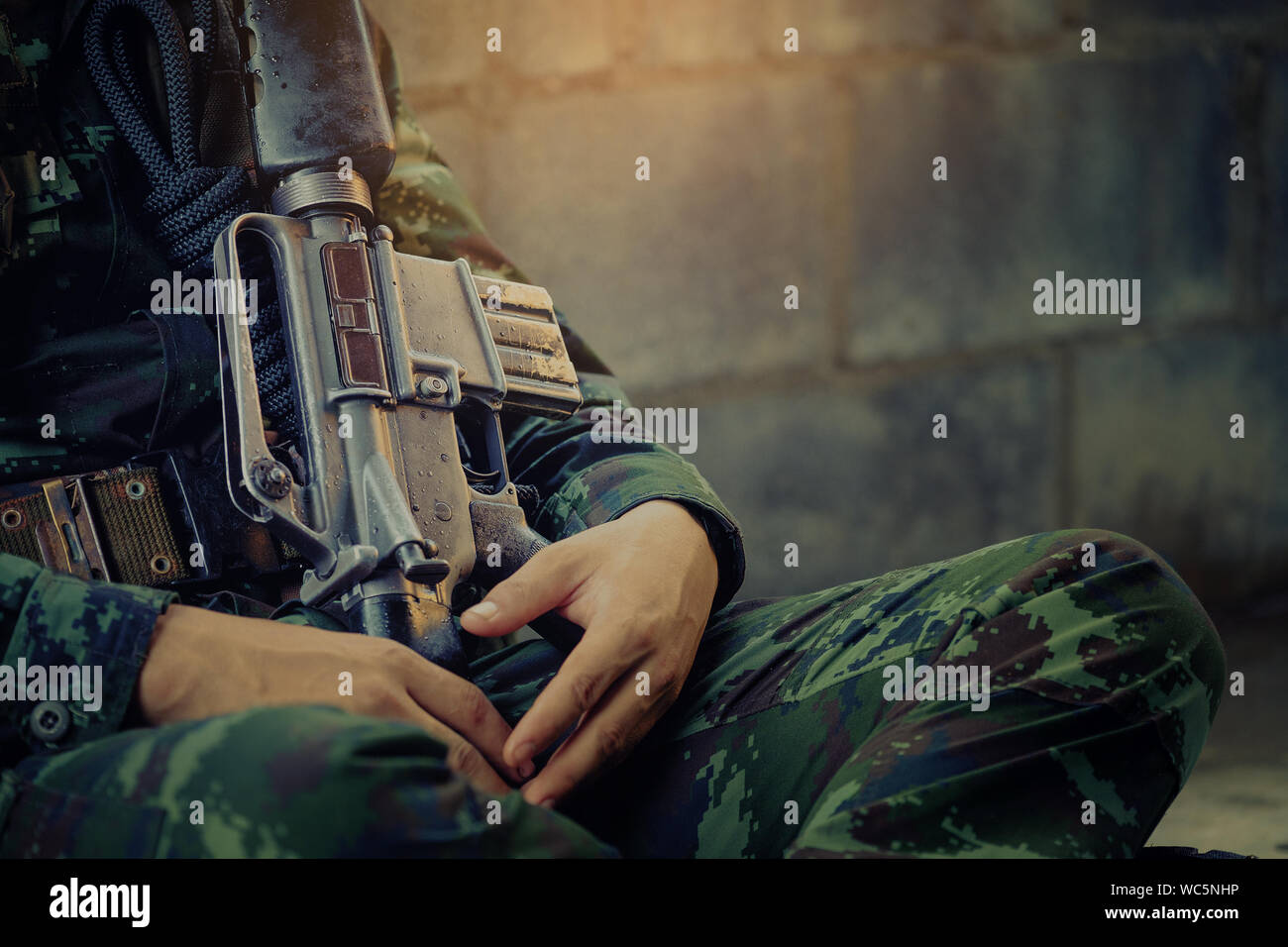 Soldier sitting hi-res stock photography and images - Alamy