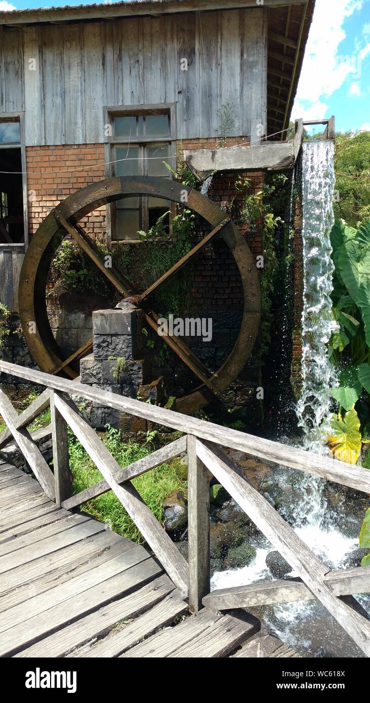 Water wheel house hi-res stock photography and images - Alamy