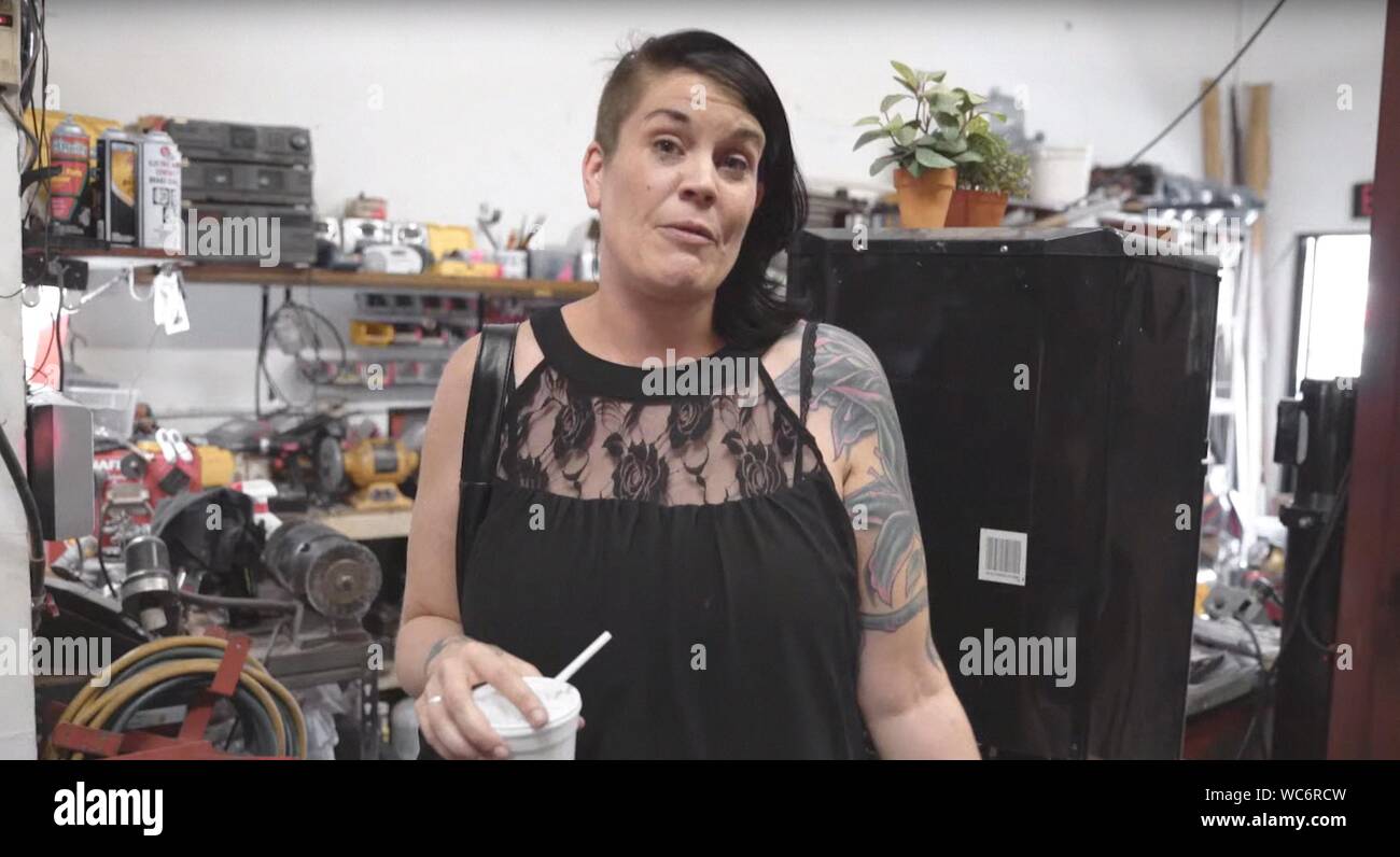 THE AMAZING JOHNATHAN DOCUMENTARY, Doreen Szeles, The Amazing Johnathan ...