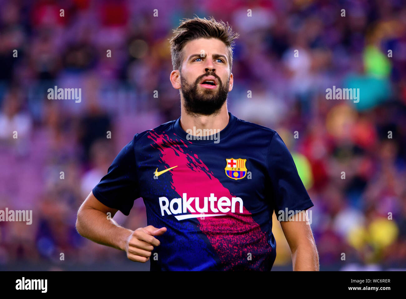 BARCELONA - AUG 25: Gerard Pique plays at the La Liga match between FC ...