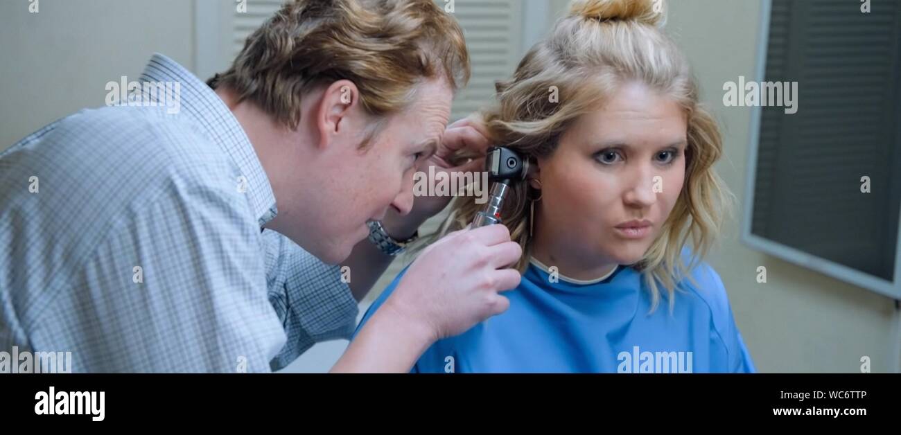 BRITTANY RUNS A MARATHON, from left: Patch Darragh, Jillian Bell, 2019 ...