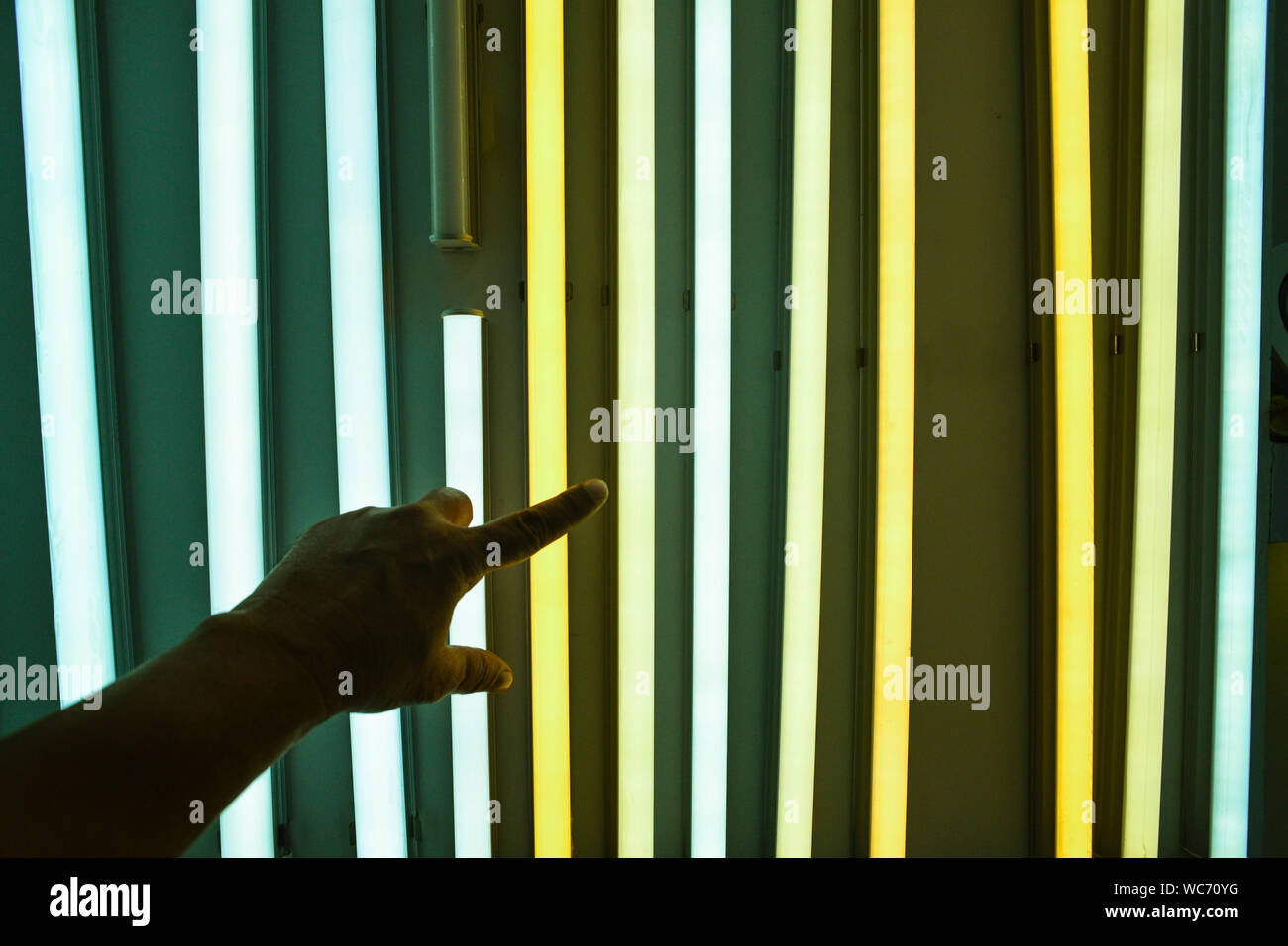 Pointing lights hi-res stock photography and images - Alamy