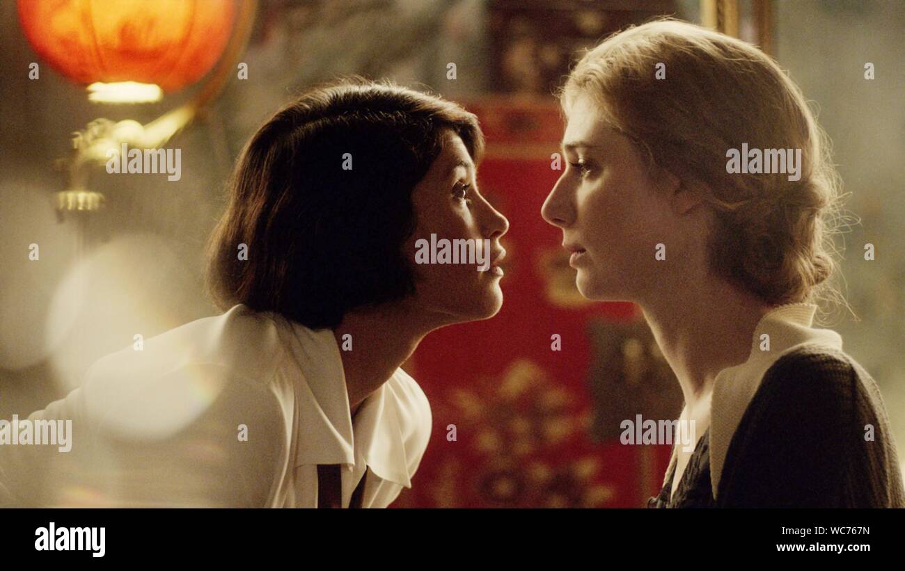 VITA & VIRGINIA, (aka VITA AND VIRGINIA), from left: Gemma Arterton as ...