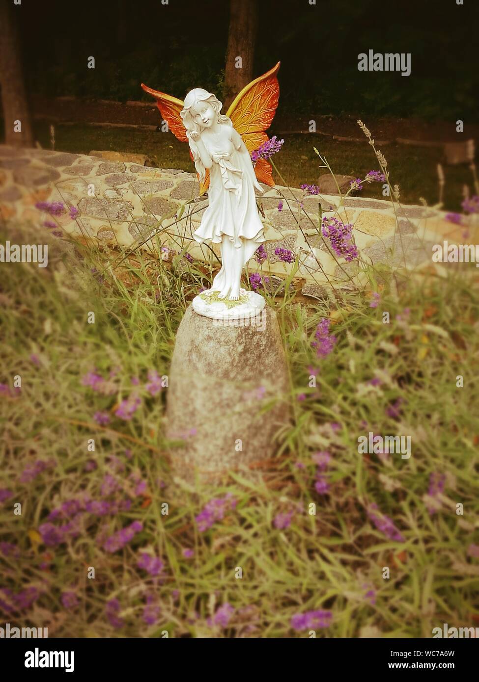 Female winged sculpture hi-res stock photography and images - Alamy