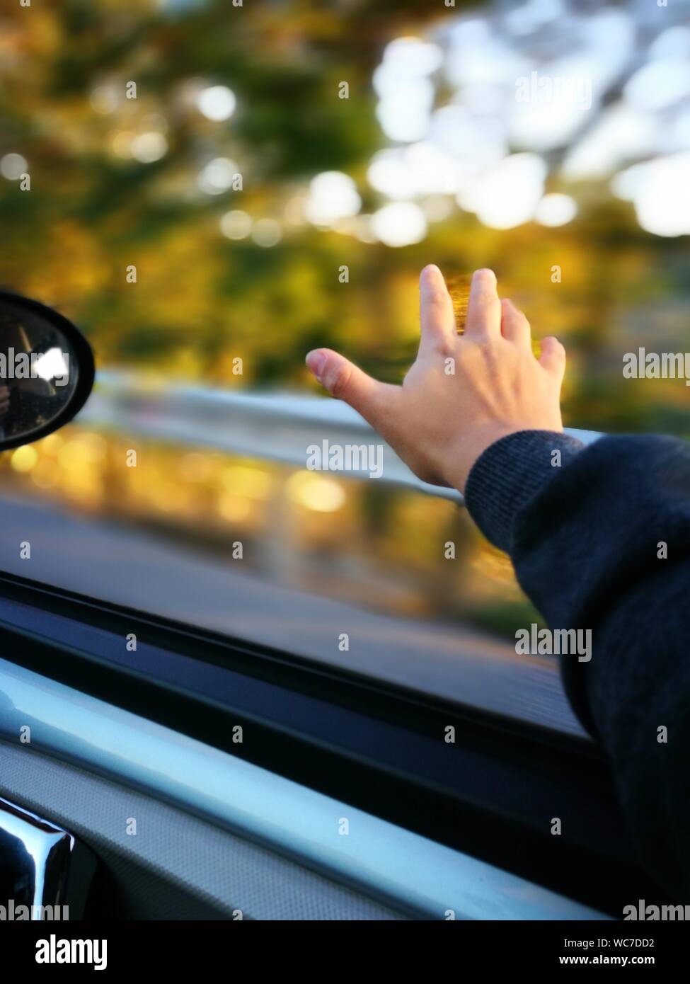 Hand car window hi-res stock photography and images - Alamy