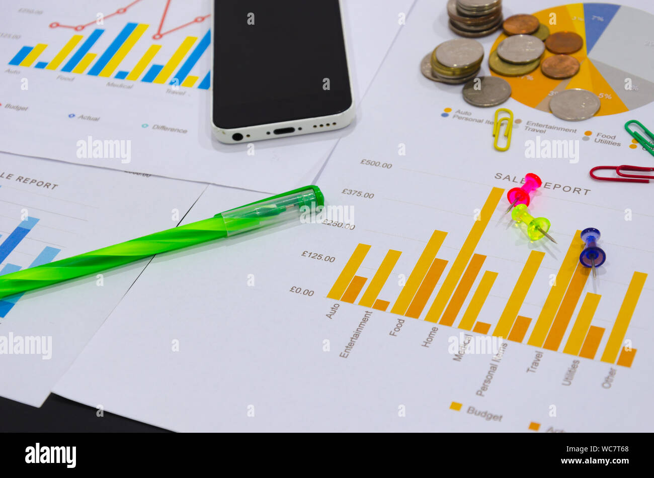 Mobile bar chart hi-res stock photography and images - Alamy