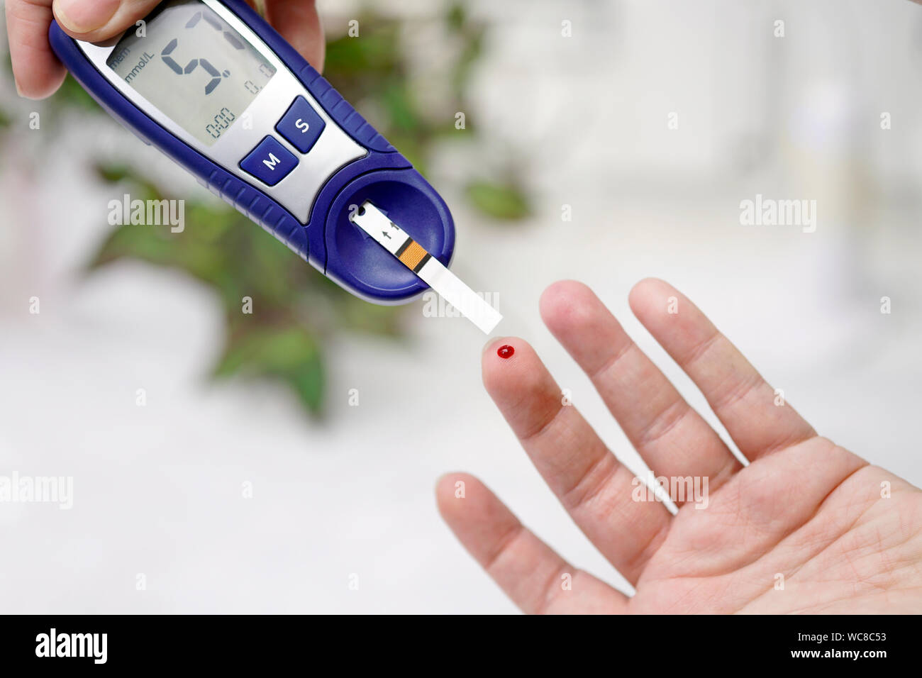 Hand meter hi-res stock photography and images - Alamy