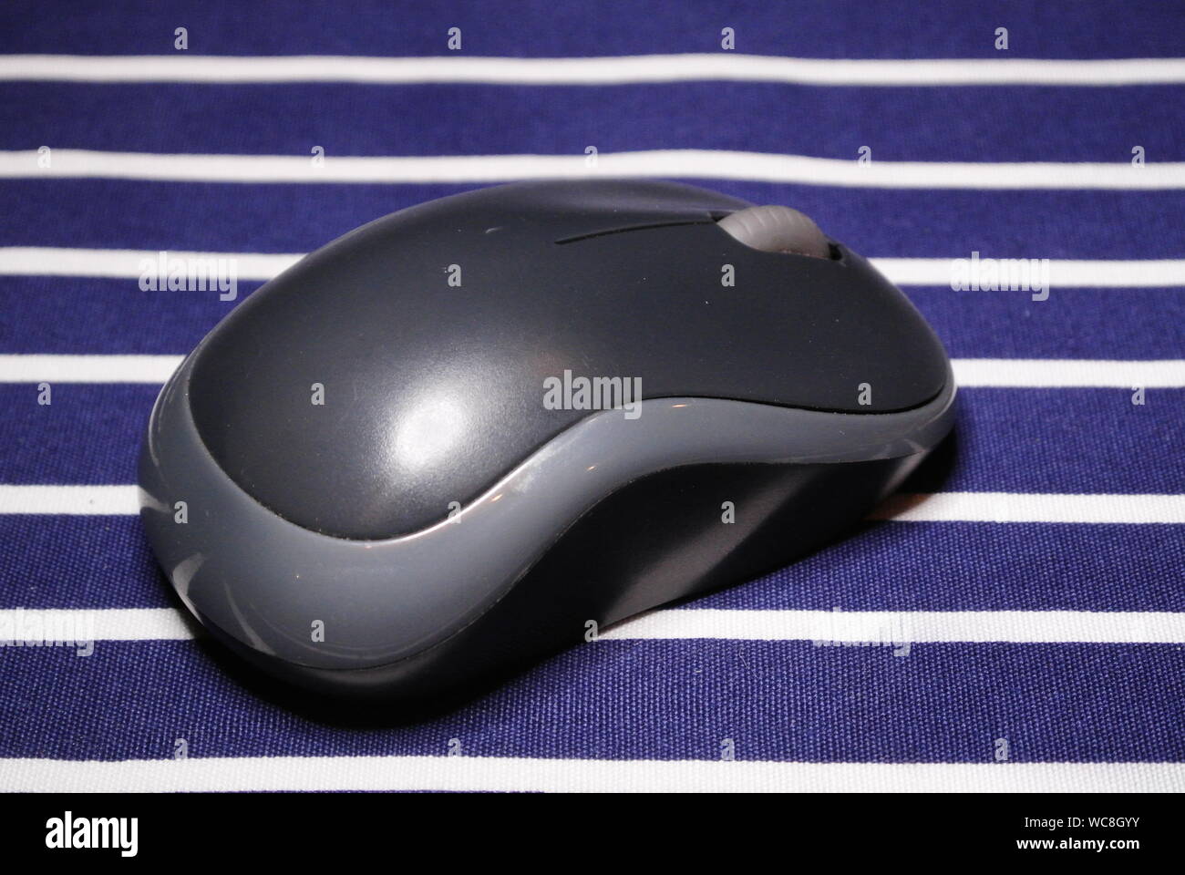 Two Button Mouse High Resolution Stock Photography and Images - Alamy