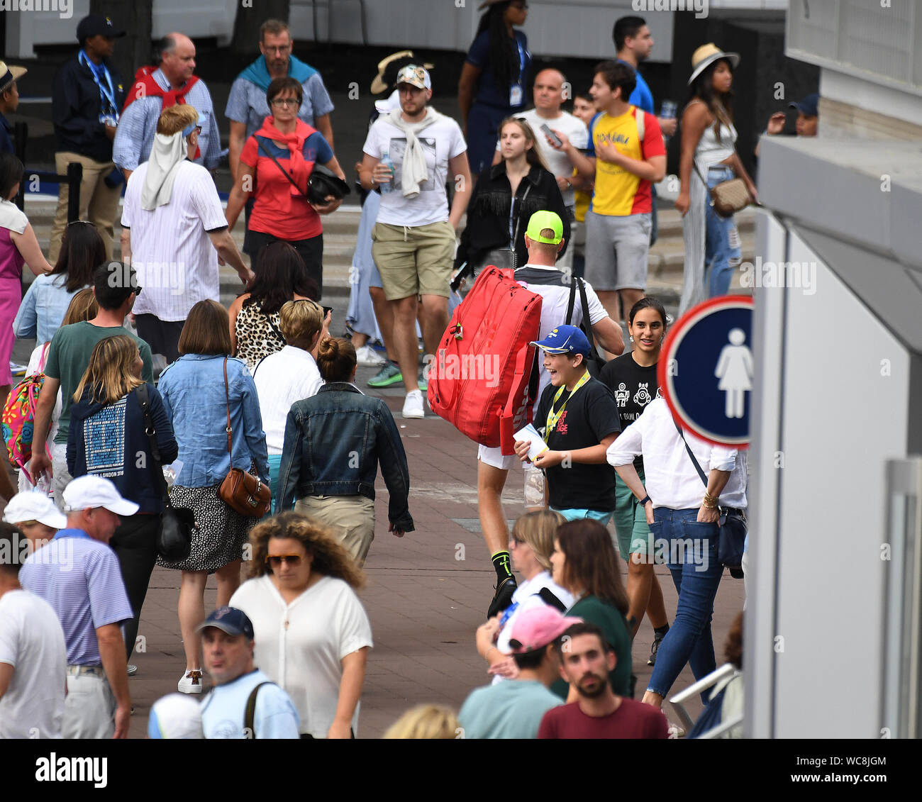 Lockerrooms hi-res stock photography and images - Alamy