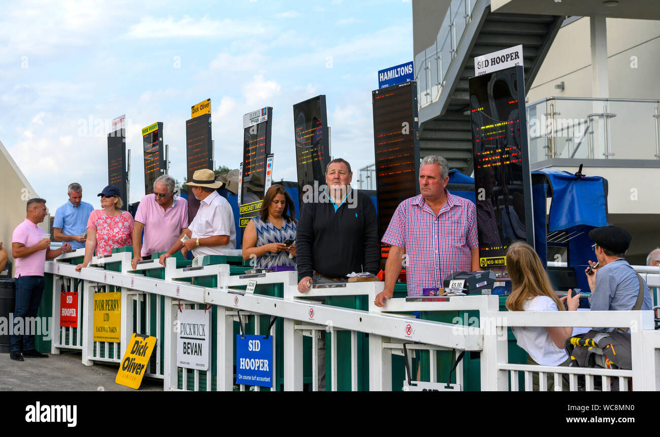 Bookies racecourse hi-res stock photography and images - Alamy