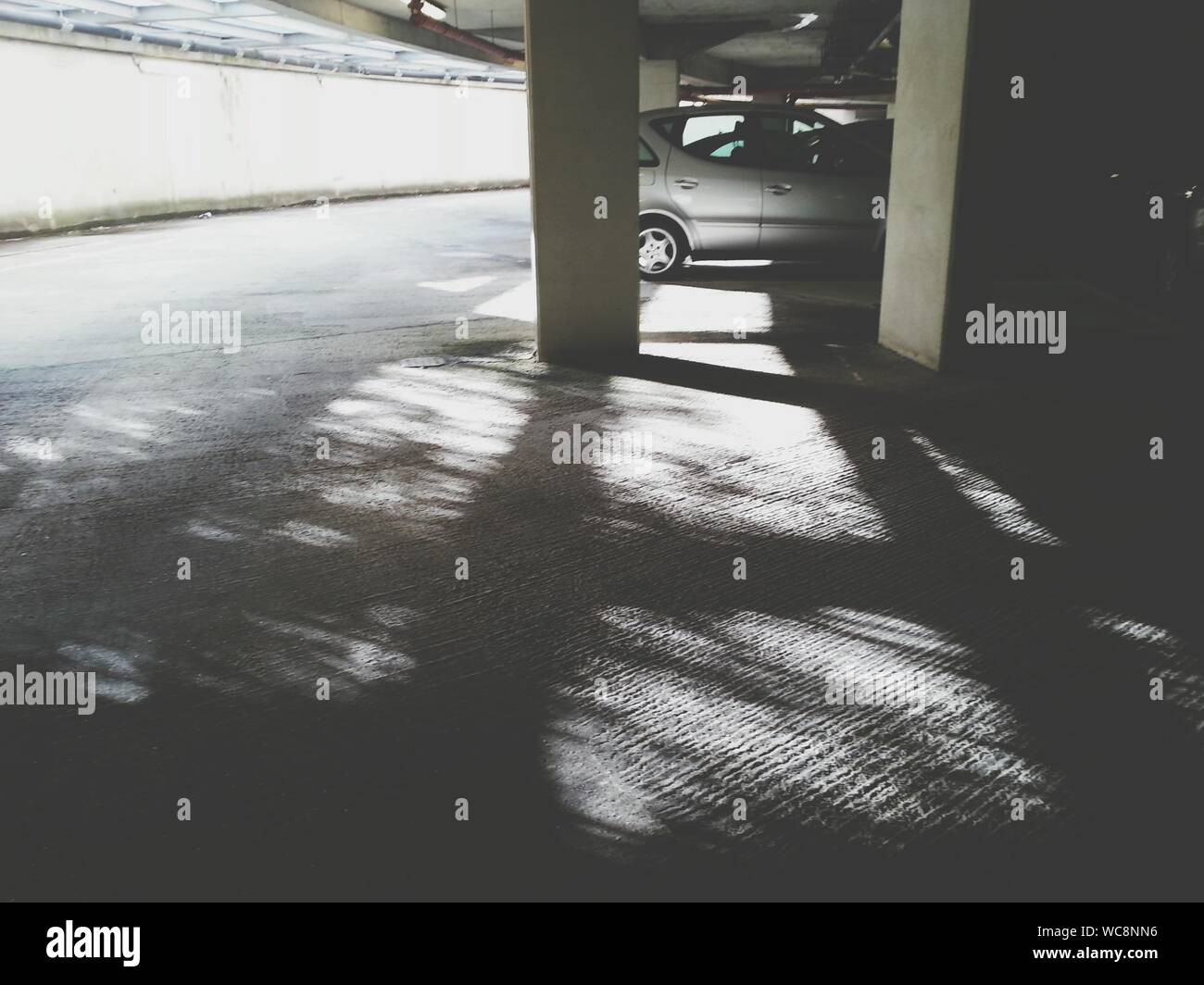 Parking lot feature hi-res stock photography and images - Alamy