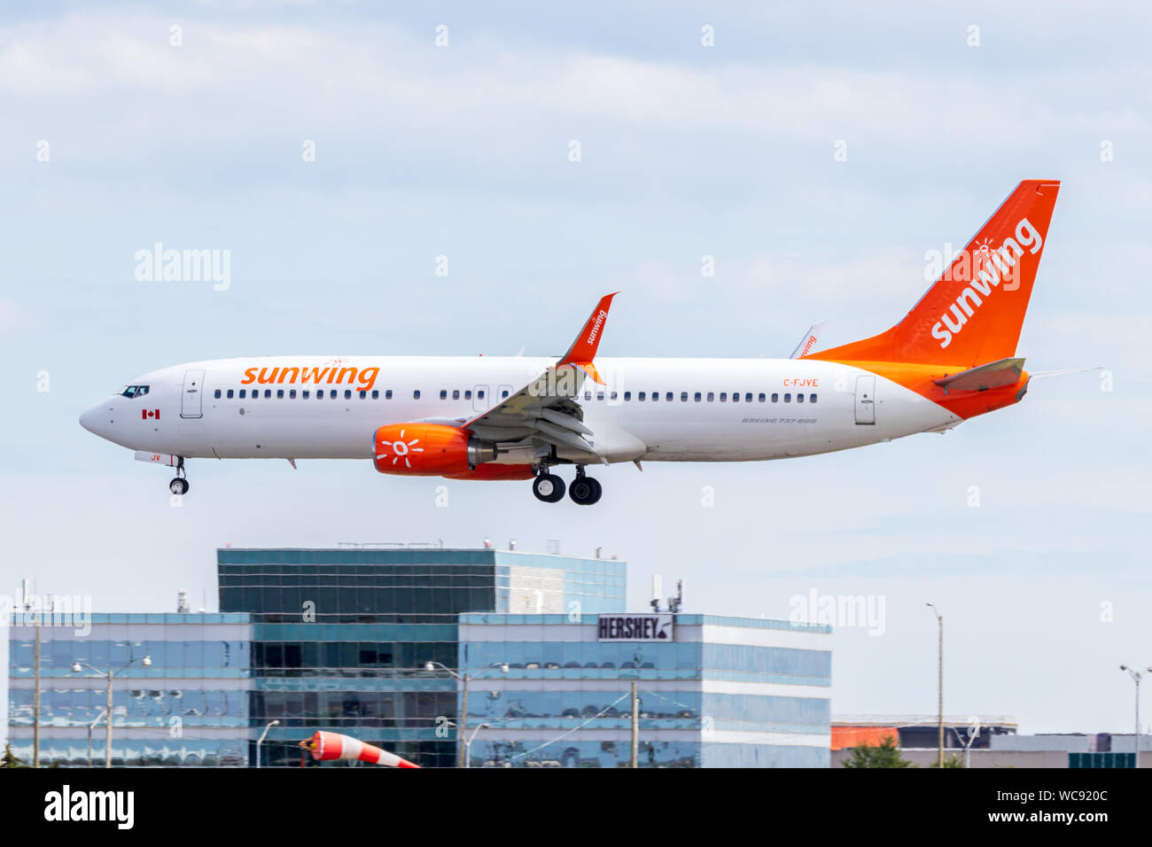 Logo sunwing hi-res stock photography and images - Alamy