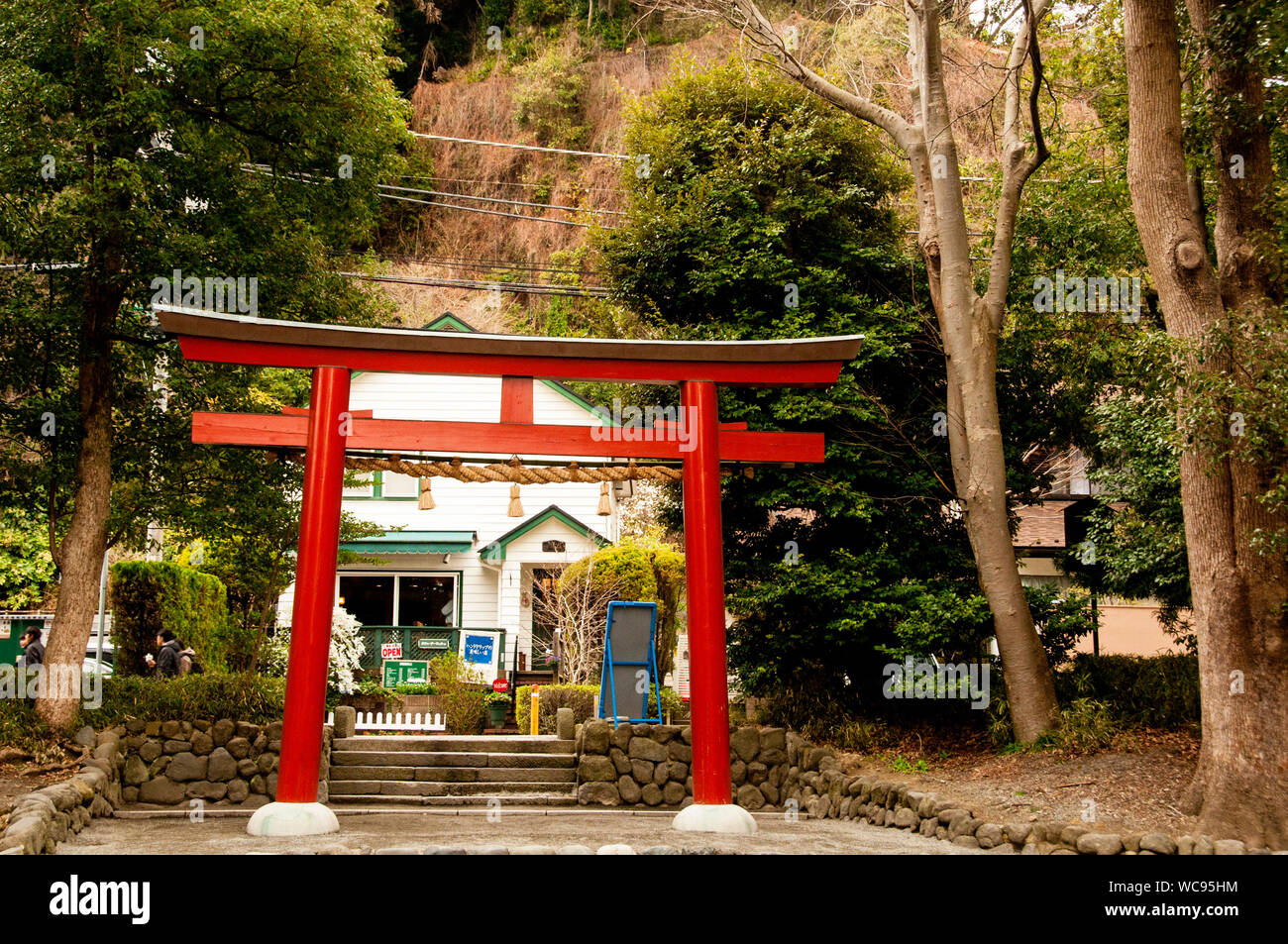 Torii gate with shimenawa hi-res stock photography and images - Alamy