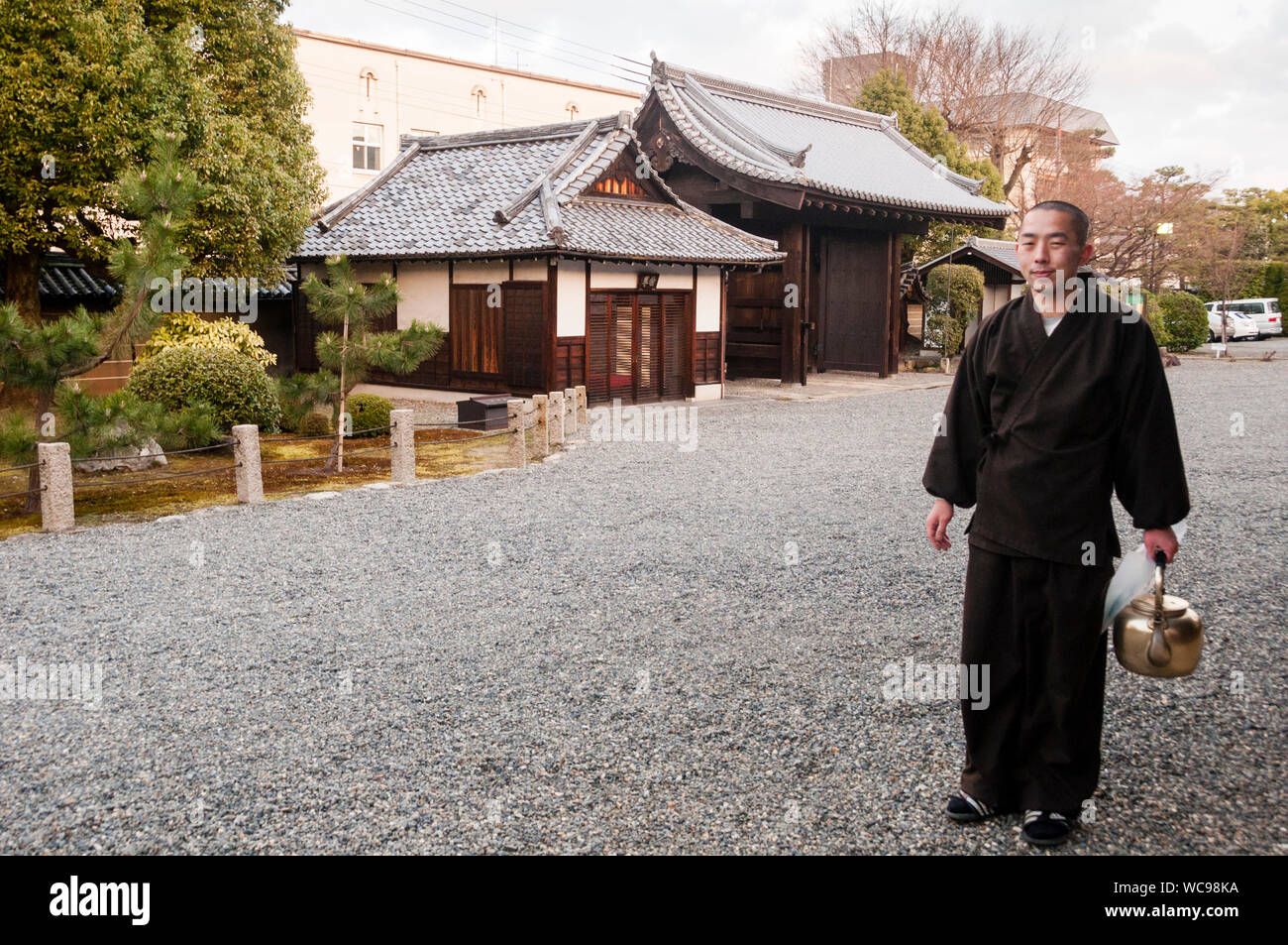 Japan tea monk hi-res stock photography and images - Alamy