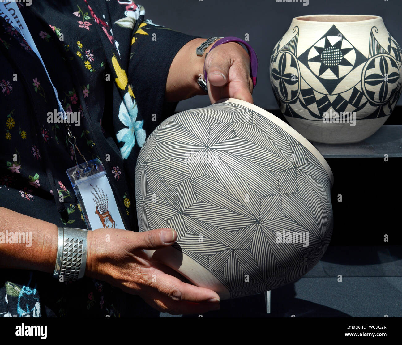 Acoma pueblo indian pottery hi-res stock photography and images - Alamy