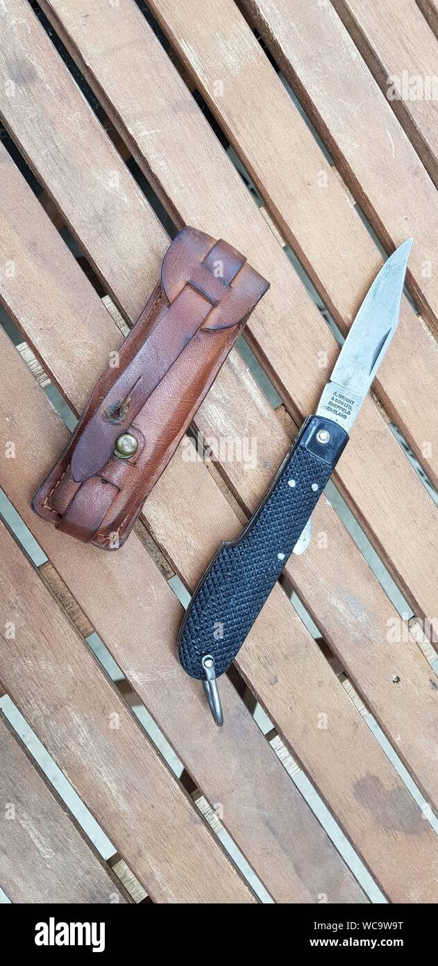 WWII SOE single bladed jack knife, known as a "dagger, jack". Leather ...