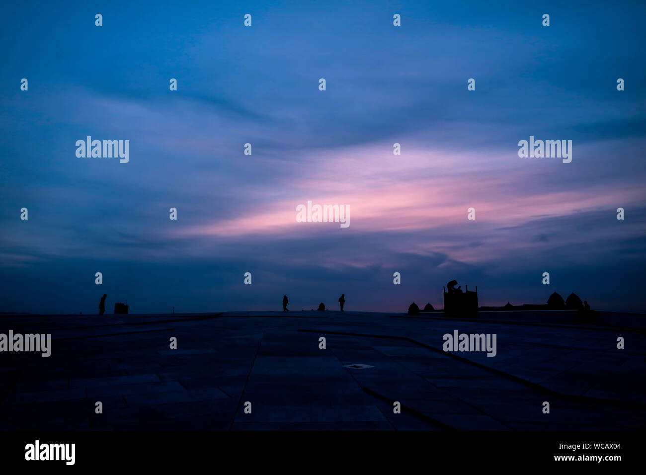 Opera sunset hi-res stock photography and images - Alamy