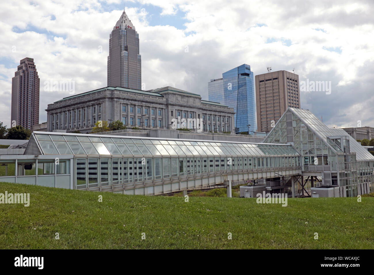 Downtown cleveland ohio landscape hi-res stock photography and images ...