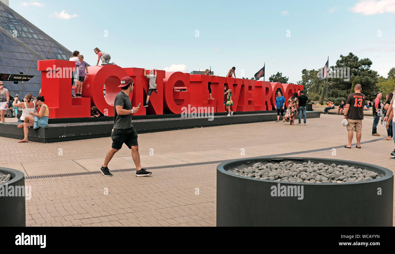 Visitors to the Rock and Roll Hall of Fame and Museum in Cleveland ...
