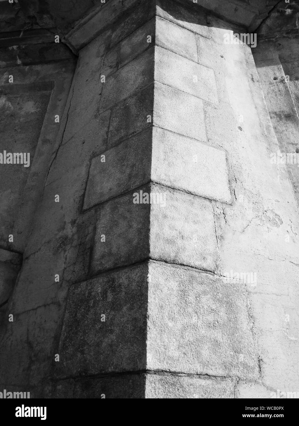 Old wall building feature hi-res stock photography and images - Alamy