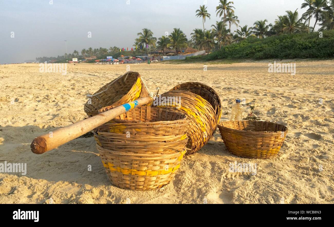 Beach baskets hi-res stock photography and images - Alamy