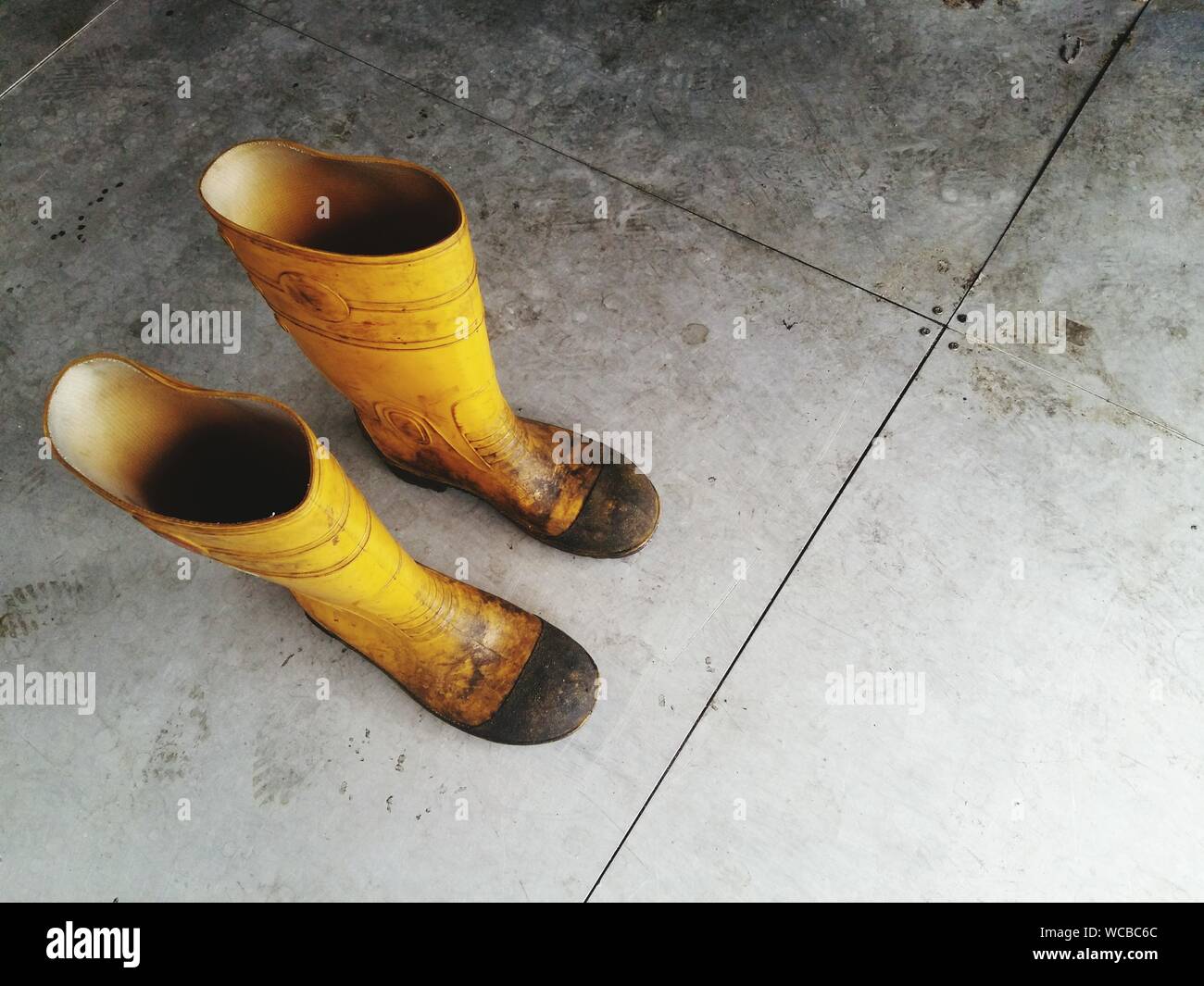 Rubber floor tile hi-res stock photography and images - Alamy