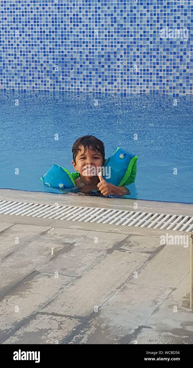 Thumb Up In Swimming Pool High Resolution Stock Photography and Images ...