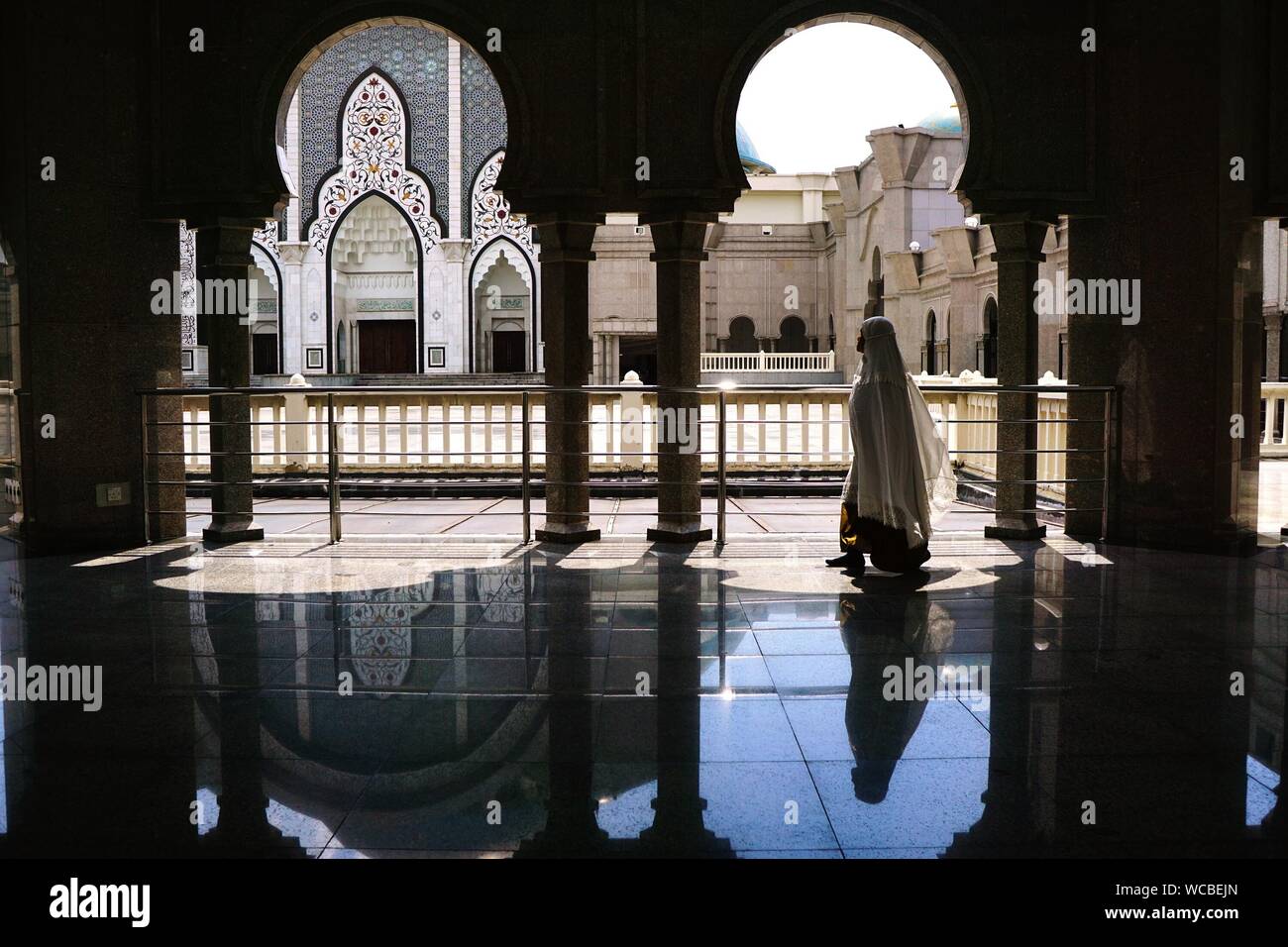 Full view of temple hi-res stock photography and images - Alamy