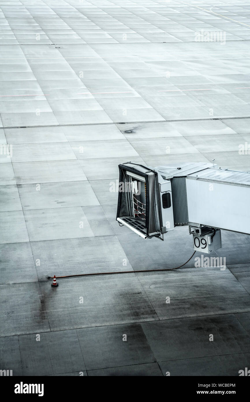 Airport passenger boarding bridge hi-res stock photography and images ...