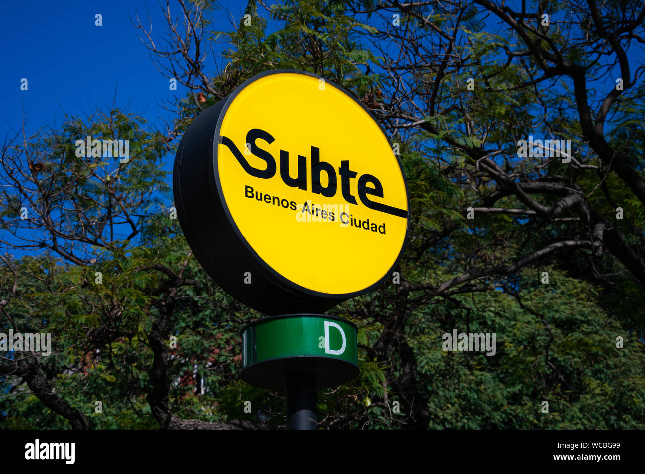 Logo de line art hi-res stock photography and images - Alamy