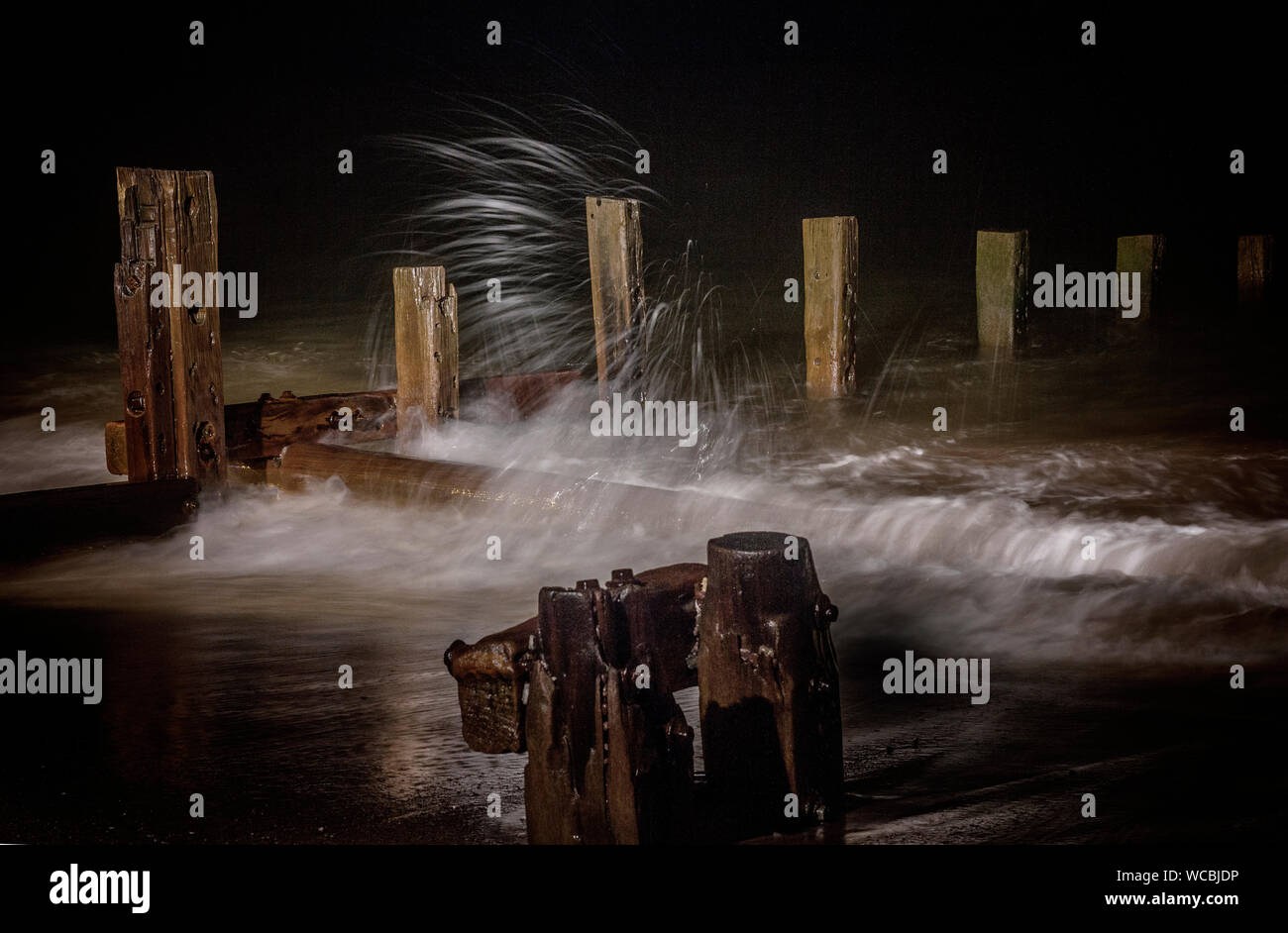 Old pier posts hi-res stock photography and images - Alamy