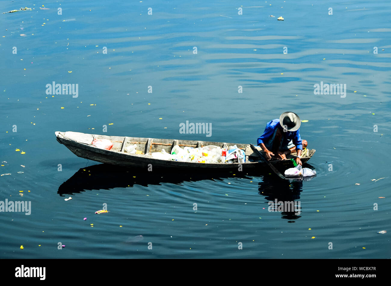 Collecting vessel hi-res stock photography and images - Alamy