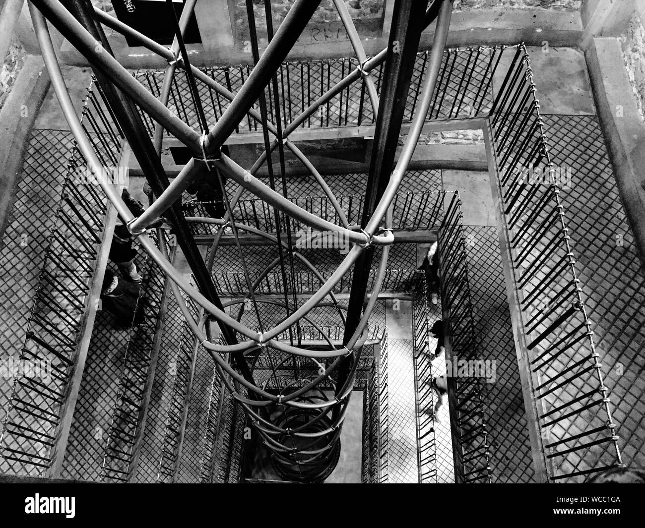 Angle of lift hi-res stock photography and images - Alamy