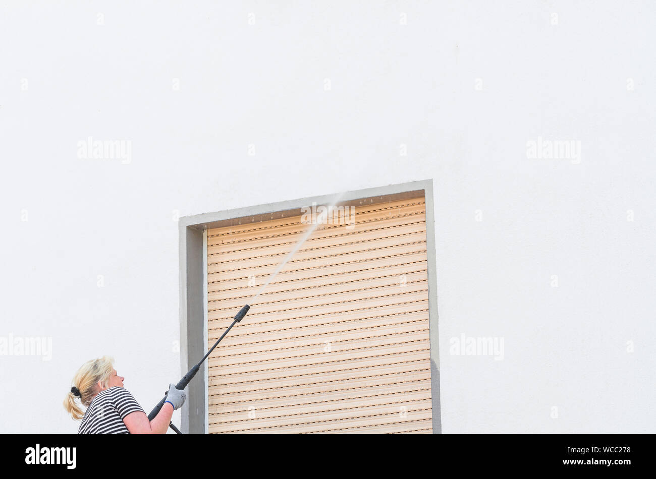 White water spray hi-res stock photography and images - Alamy