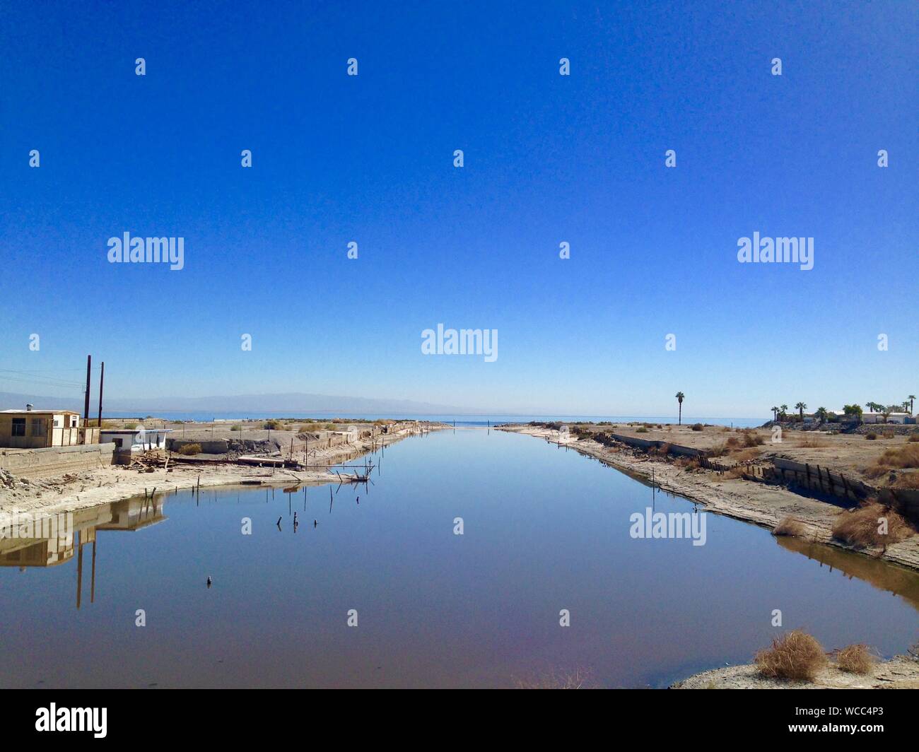 Sea lake hi-res stock photography and images - Alamy