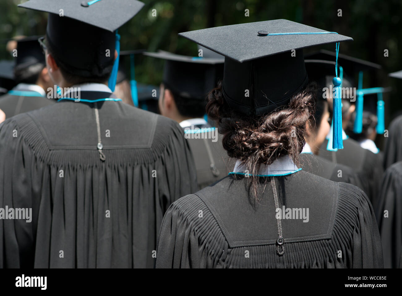 Asian graduation people hi-res stock photography and images - Alamy
