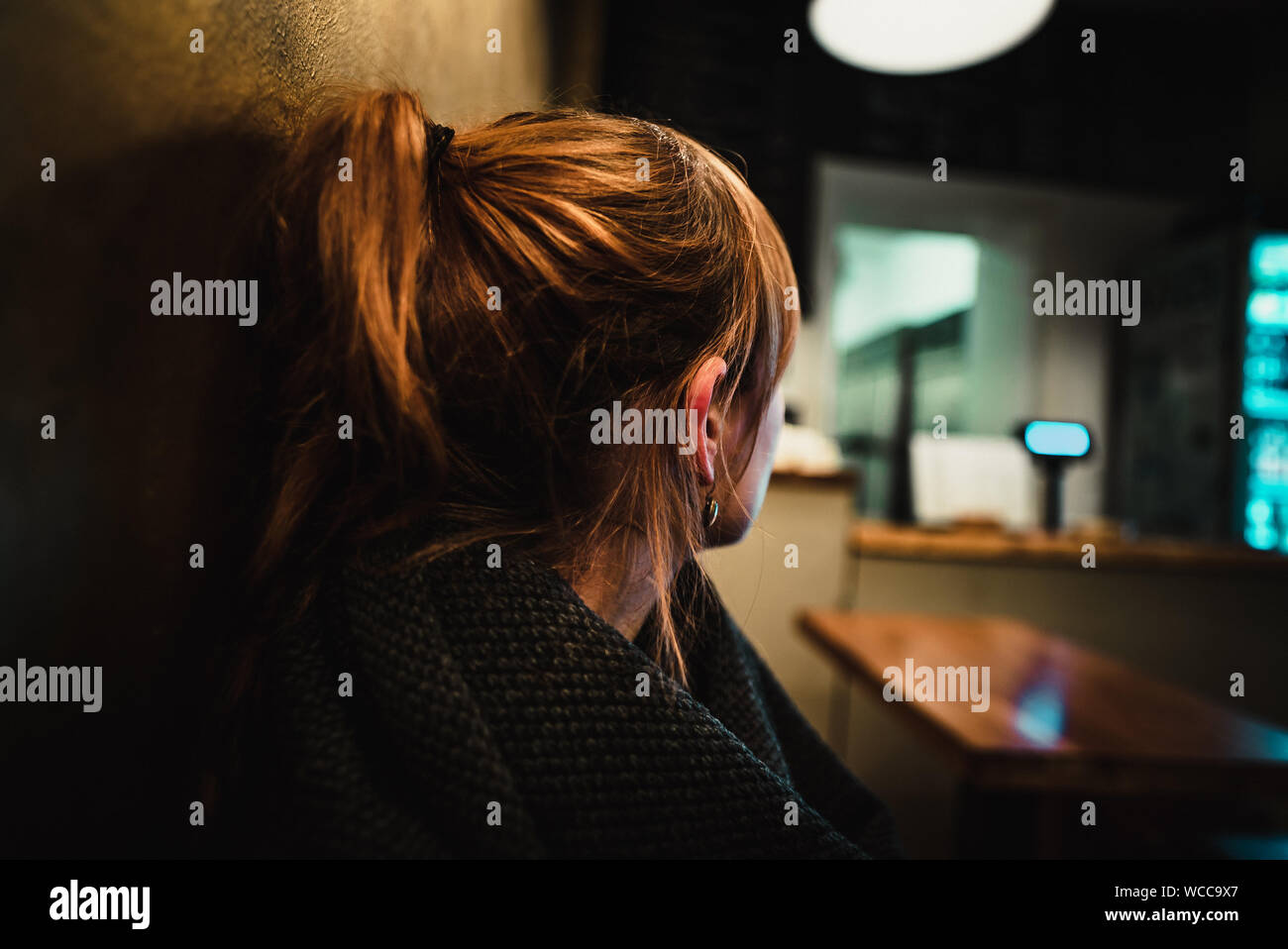 Woman ponytail headshot hi-res stock photography and images - Alamy