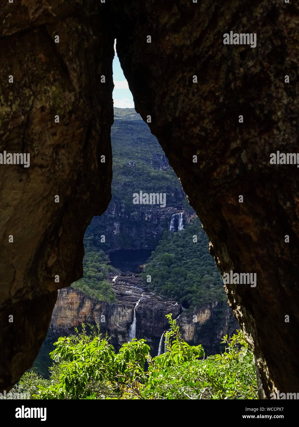 Cave scenic outdoors hi-res stock photography and images - Alamy