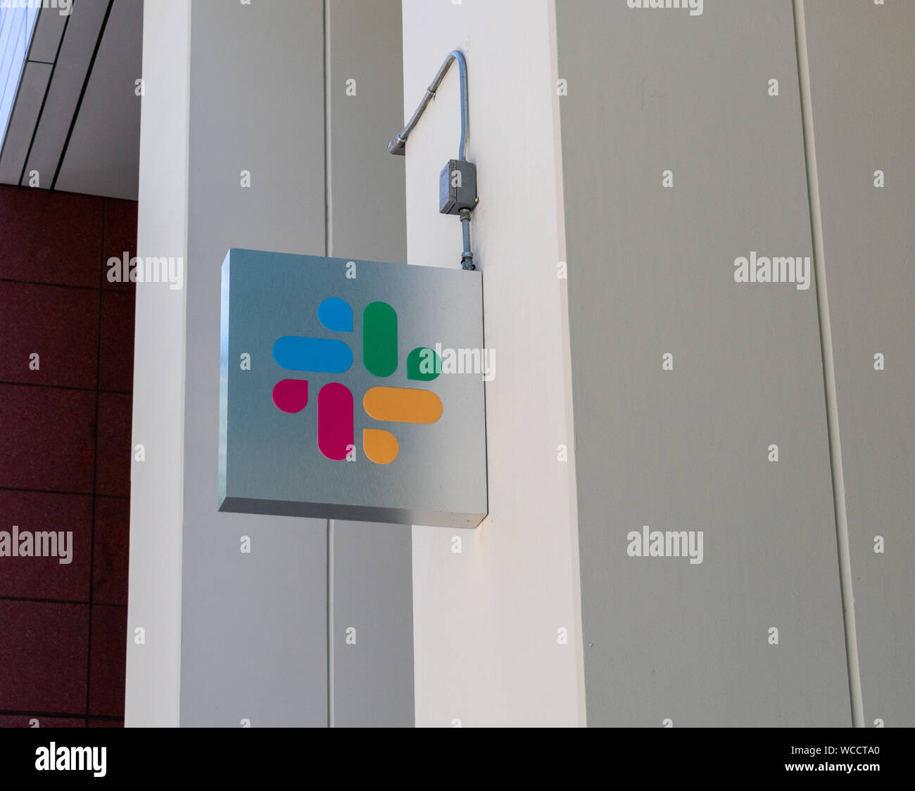 Slack logo hi-res stock photography and images - Alamy