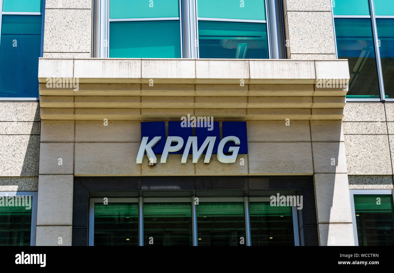 Kpmg logo hi-res stock photography and images - Alamy