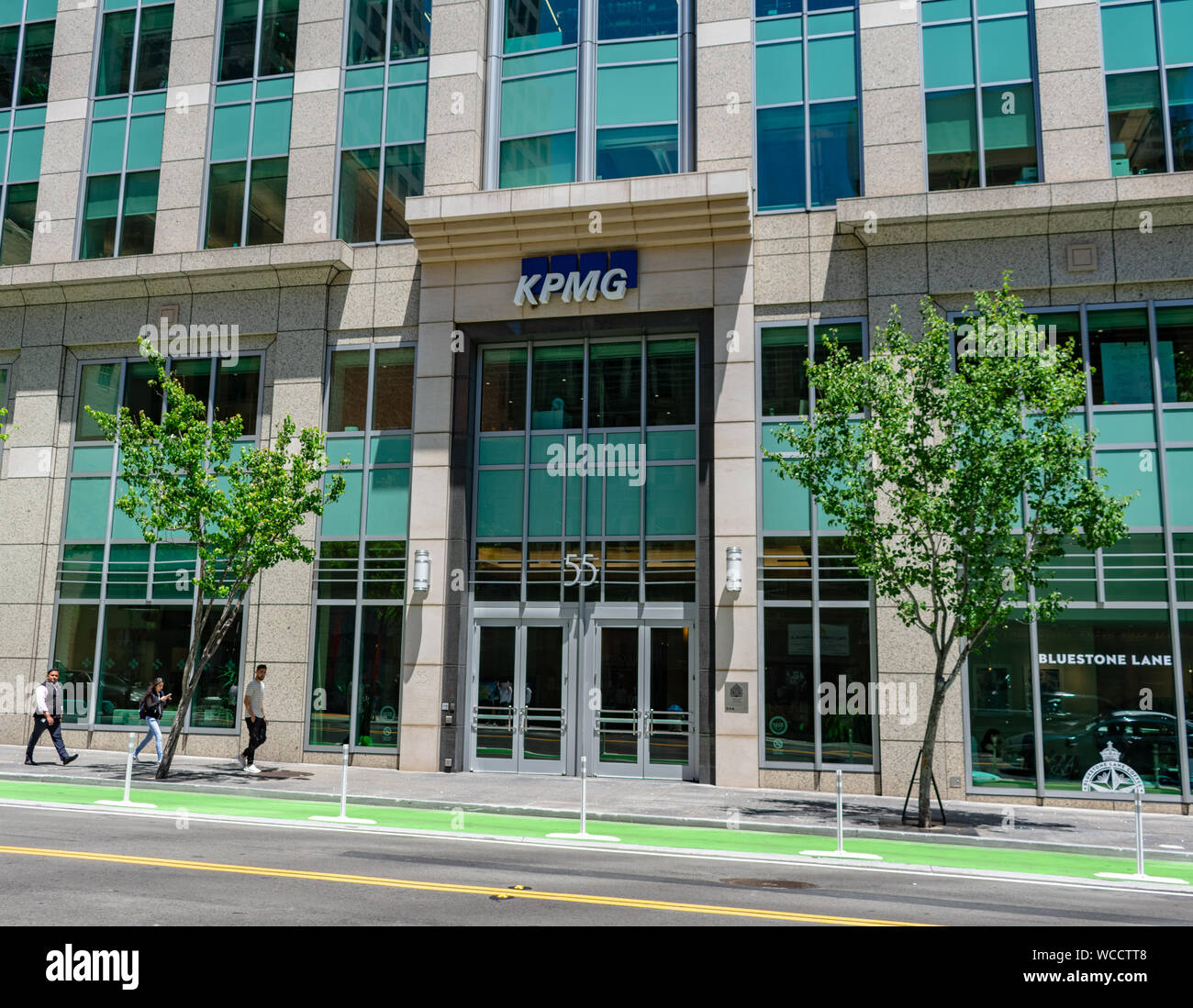 Kpmg office sign logo hi-res stock photography and images - Alamy