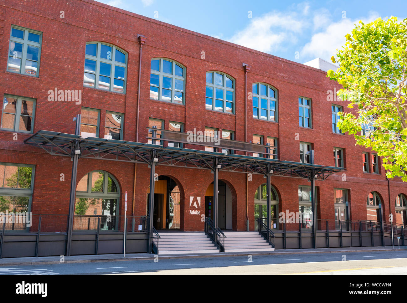 Adobe logo hi-res stock photography and images - Alamy