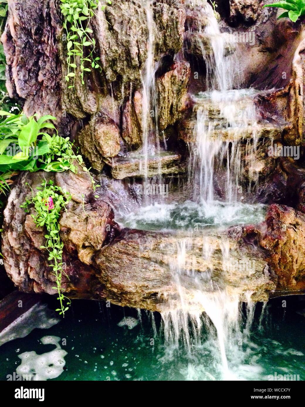 Close waterfall hi-res stock photography and images - Alamy