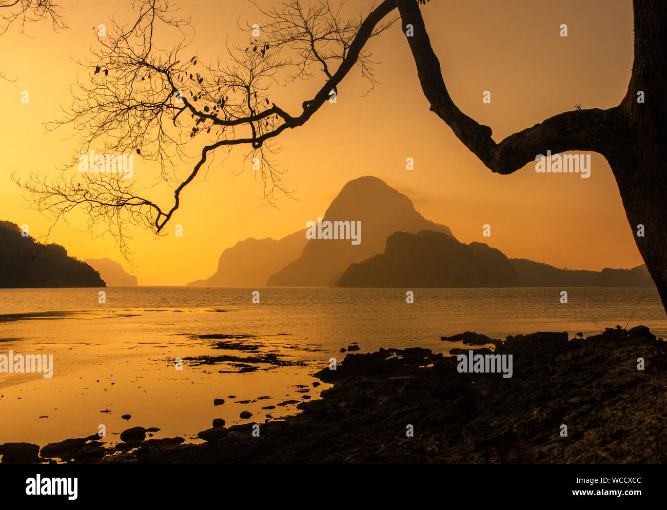 Bacuit bay hi-res stock photography and images - Alamy