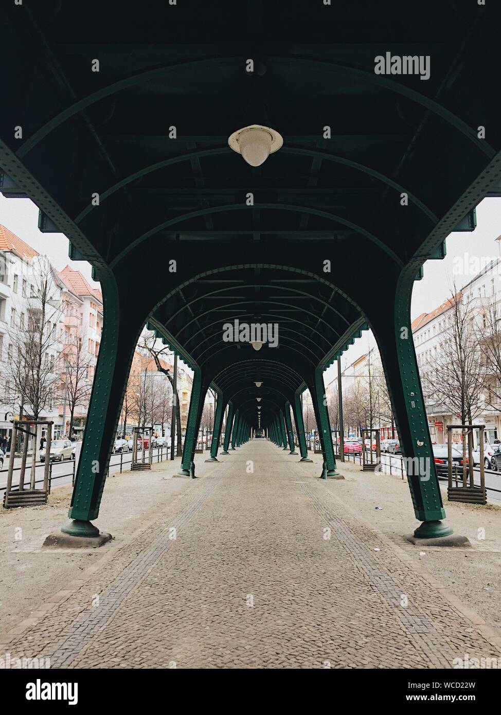 Covered column walkway hi-res stock photography and images - Alamy